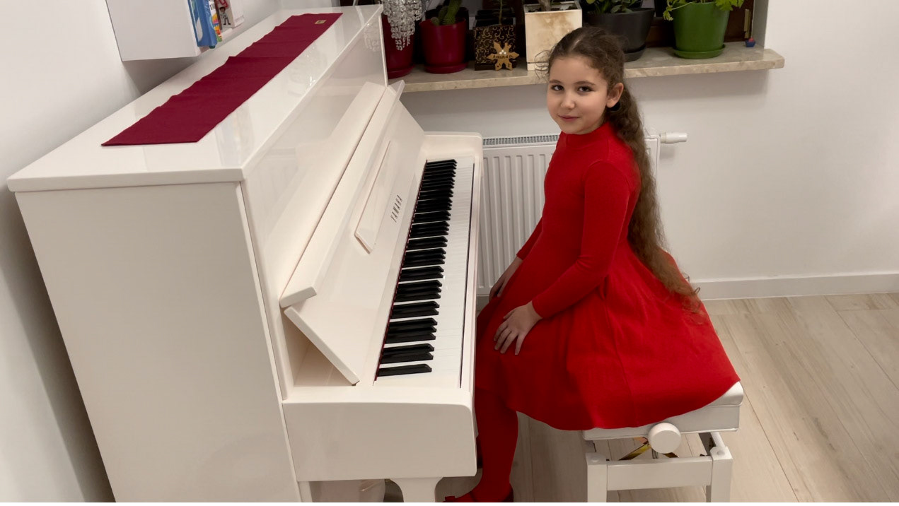 Amanda Zoya Kierun - Piano Photos