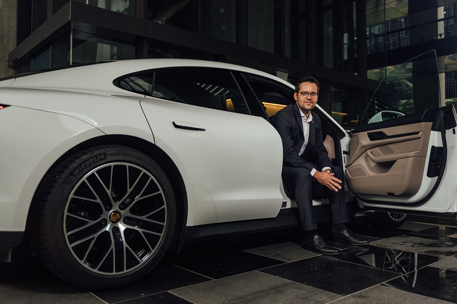 darrenleongvisuals - PORSCHE SINGAPORE CORPORATE PORTRAITS