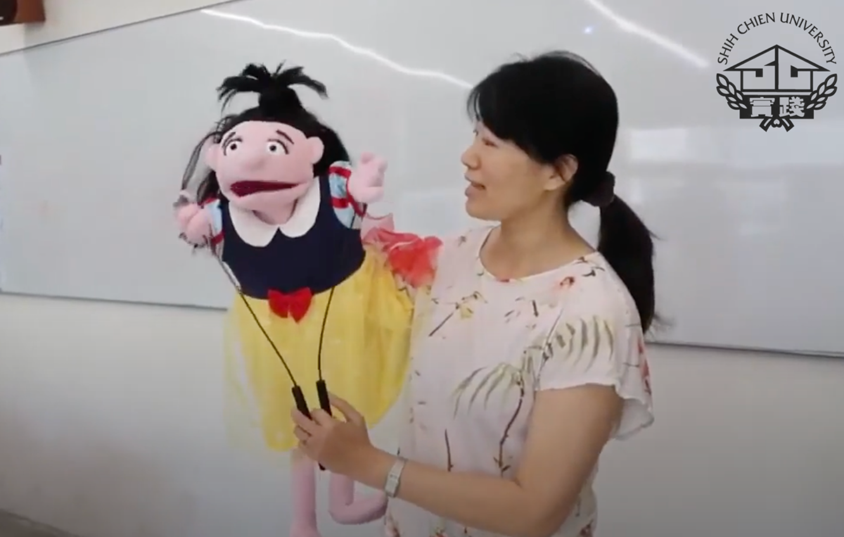 Anisa Ozalp | Artist & Creative Studio - CUSTOM PUPPETS