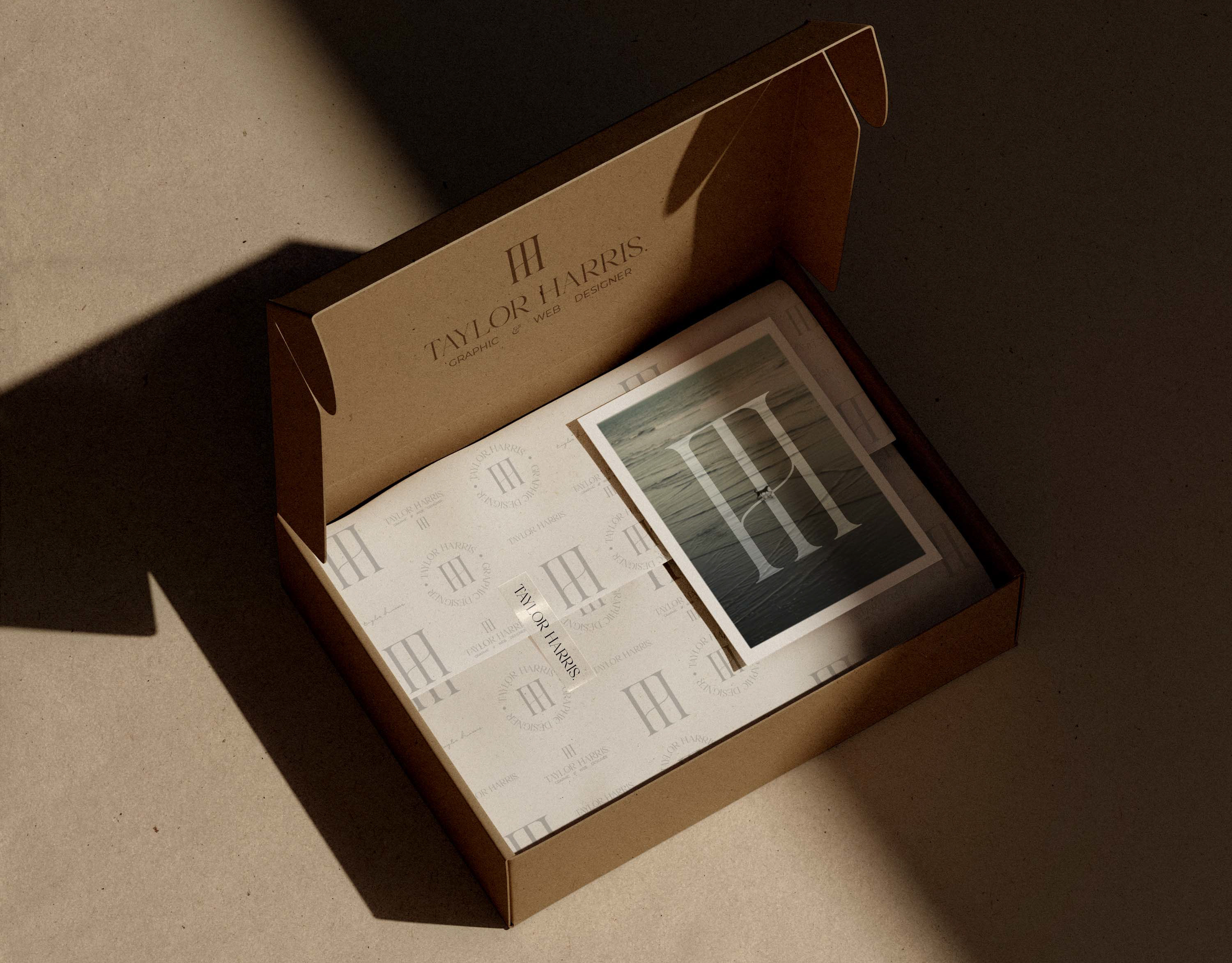 Taylor Harris - Logo