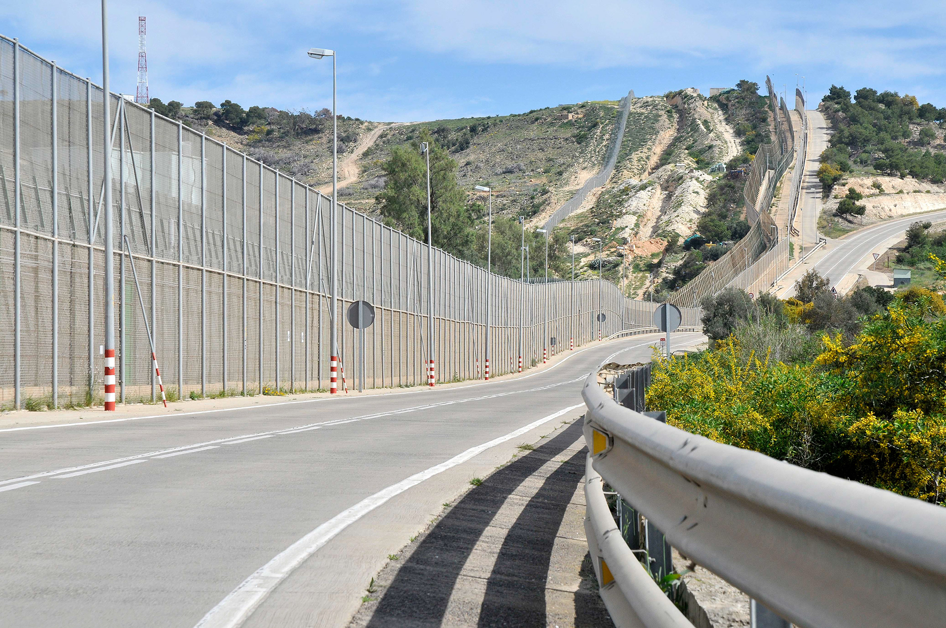 Manel Clemente - The Melilla border fence