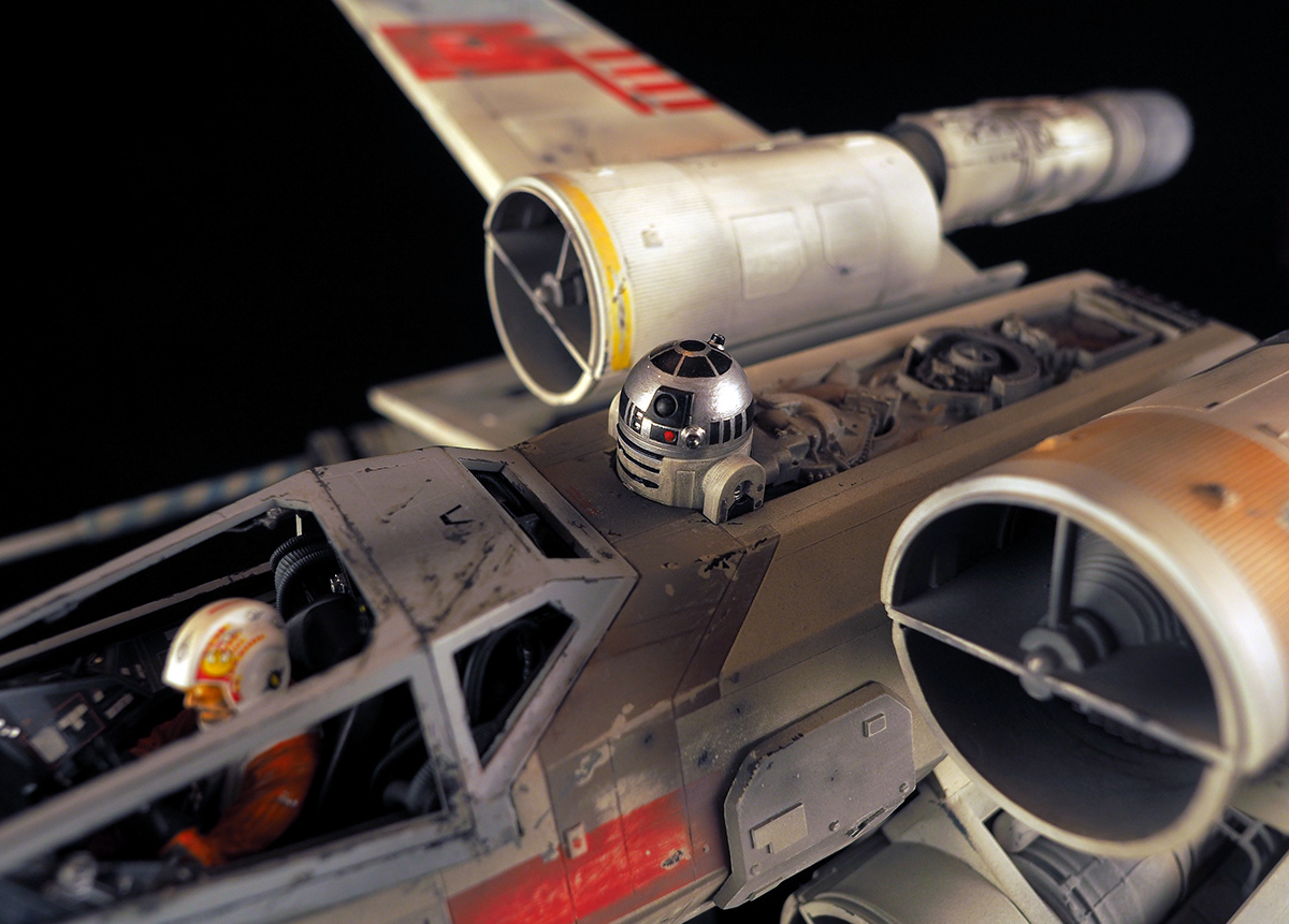 Jason Eaton Studio - Custom Red 4 "Hero" X-Wing