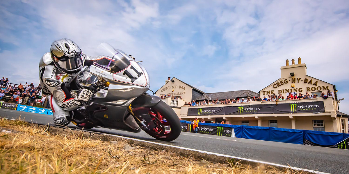 IOMTTPICS - Iconic
