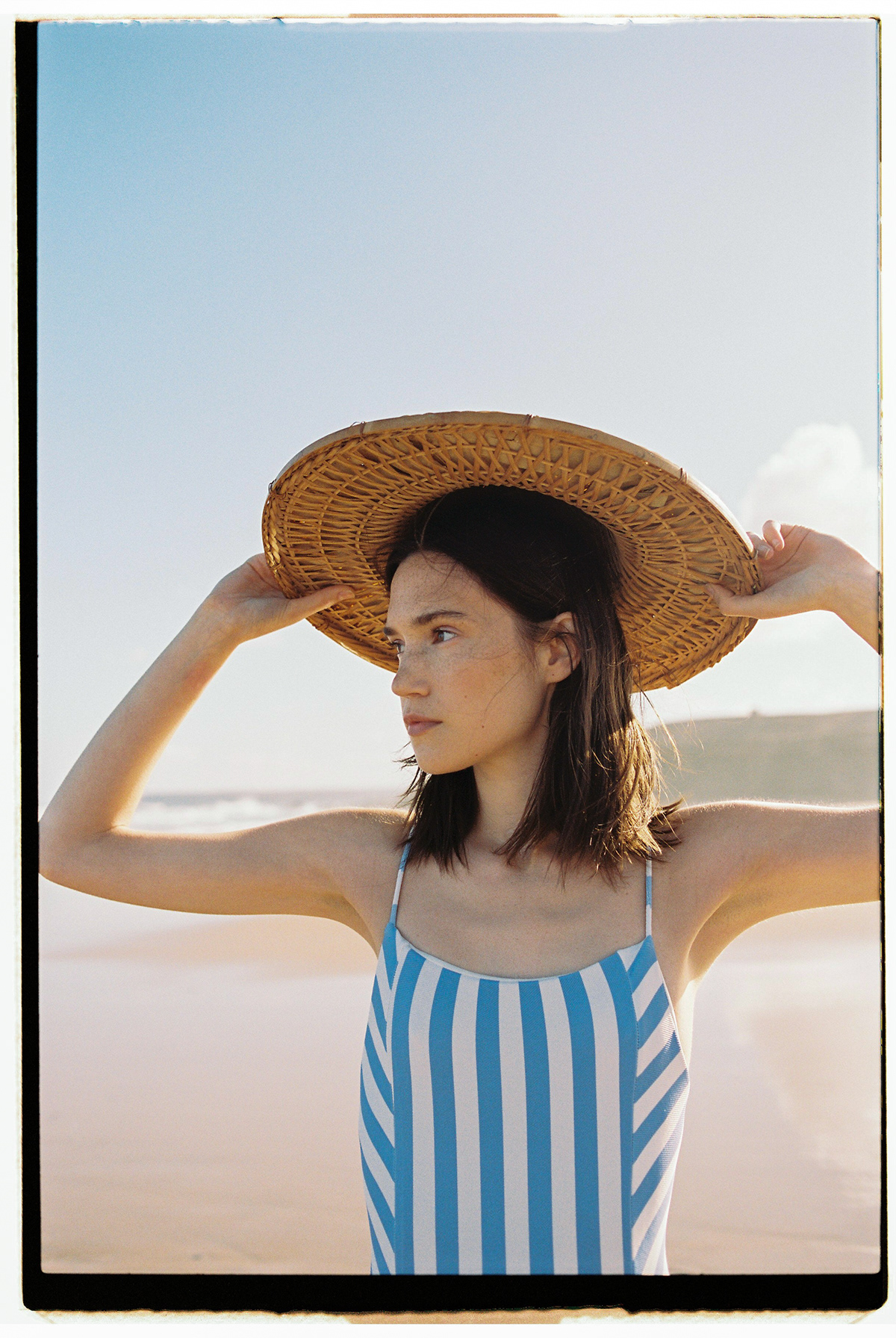 raquel chicheri - BOBO CHOSES - LIVING ON A SHELL