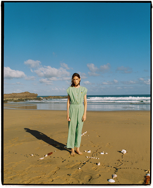 raquel chicheri - BOBO CHOSES - LIVING ON A SHELL