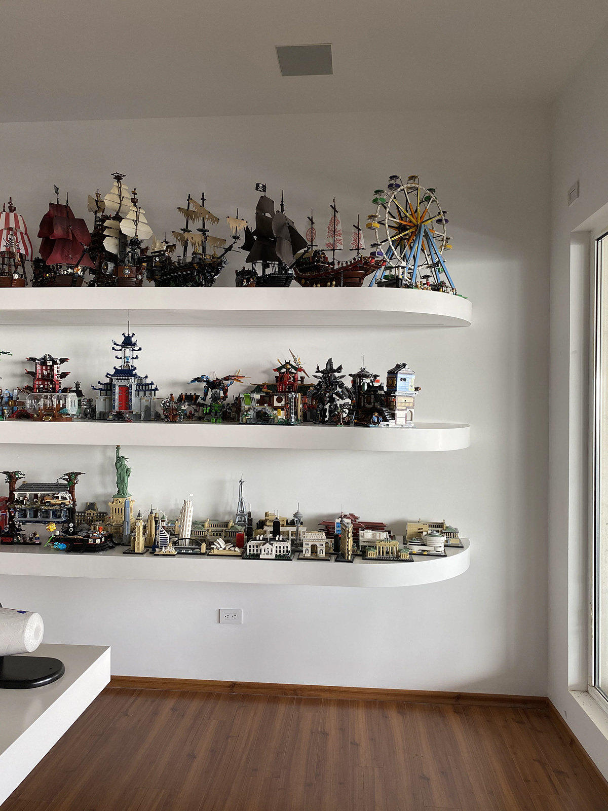 DALMAU BUENSUCESO - LEGO ROOM