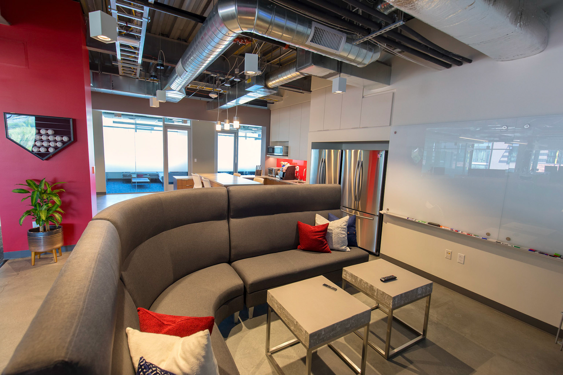 BKingFOTO - MLB Offices