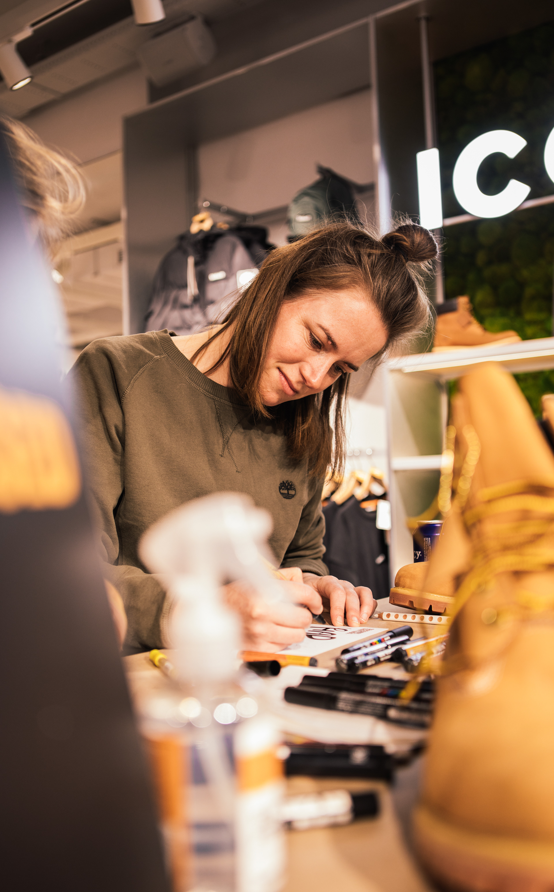 Wallnuts Murals - Live drawing Timberland