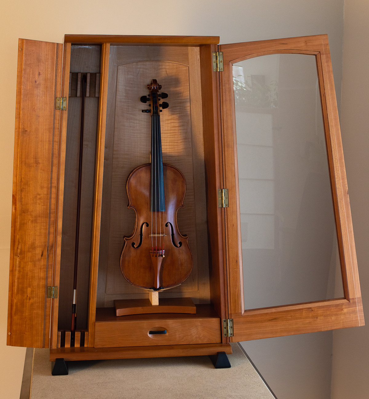 John Barfield Design - VIOLIN CABINET