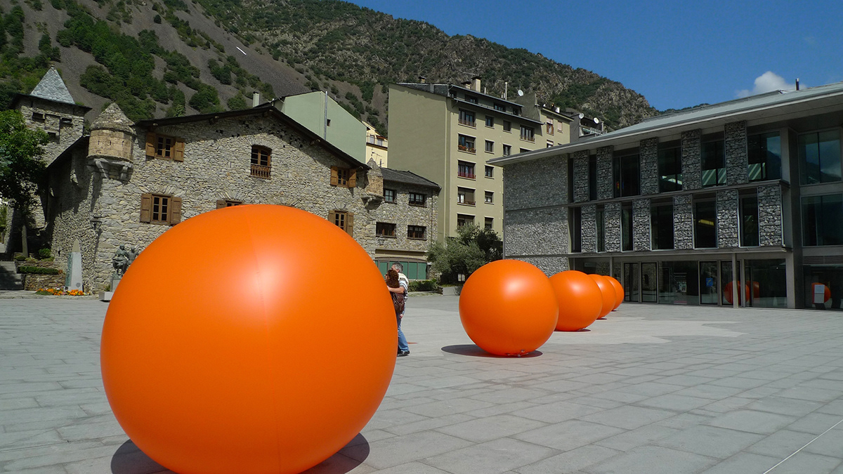 Stuart Williams ART - “Five Orange Spheres”