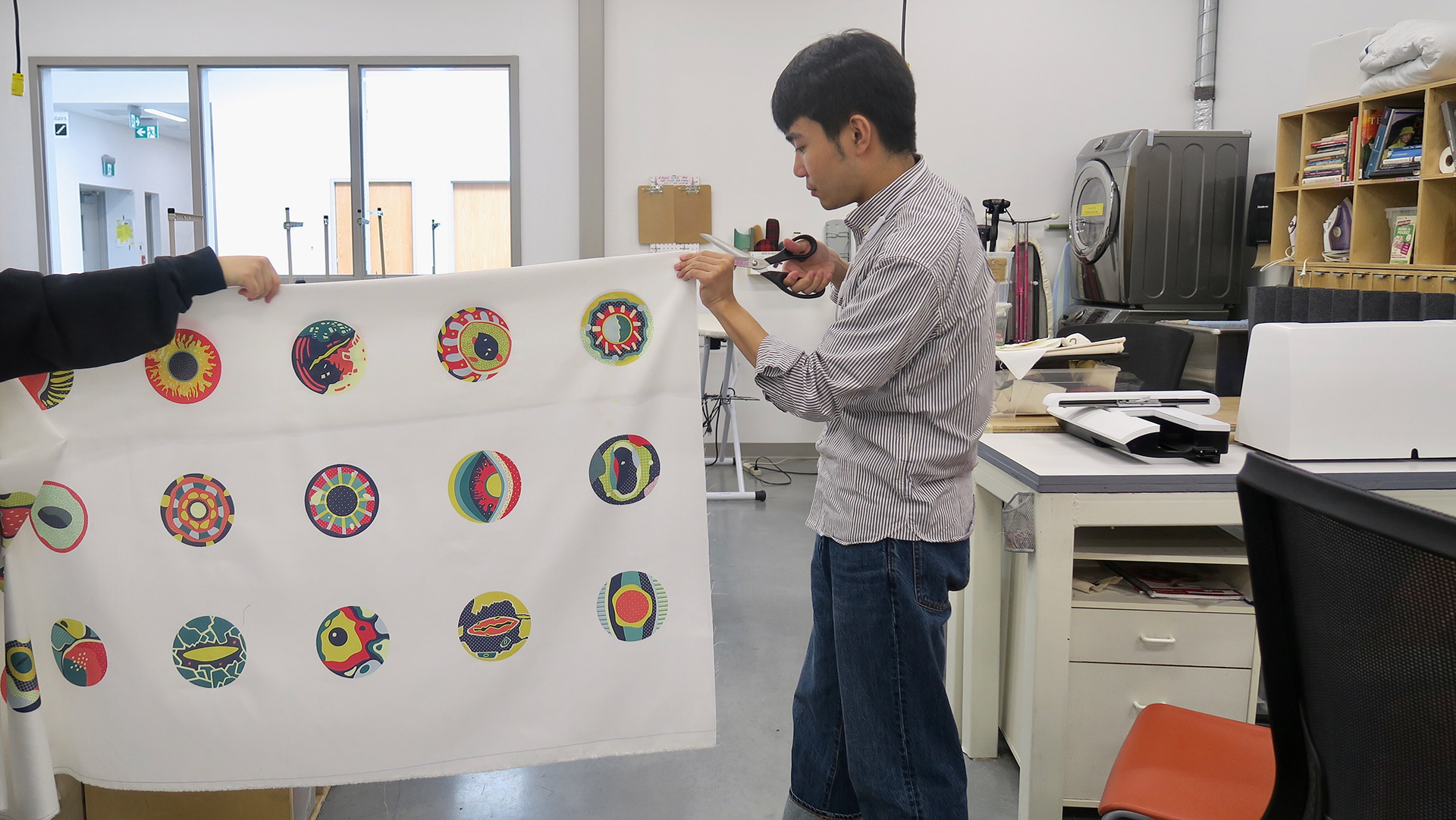 Haolin Liu - Irises Embroideries