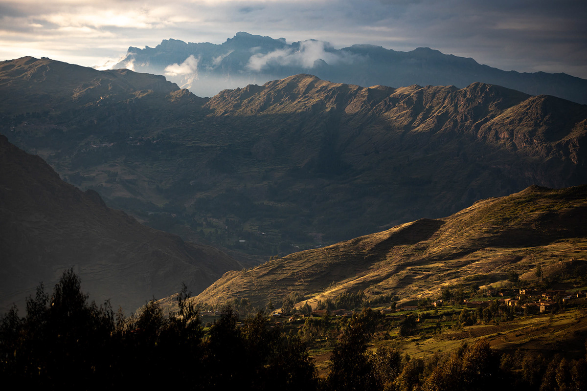 Unequal Scenes - Peru