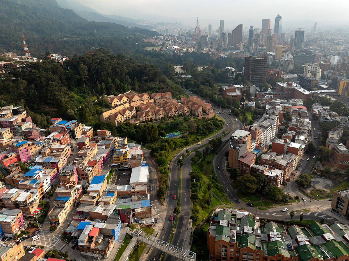 Unequal Scenes - Bogotá