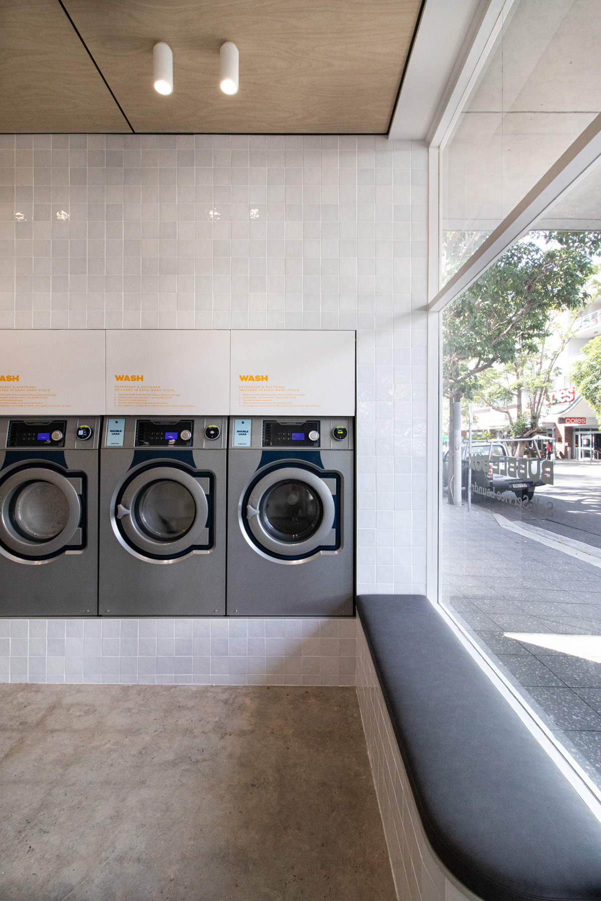 Daniel Malik | Design Portfolio - BUBBLE BOX 02