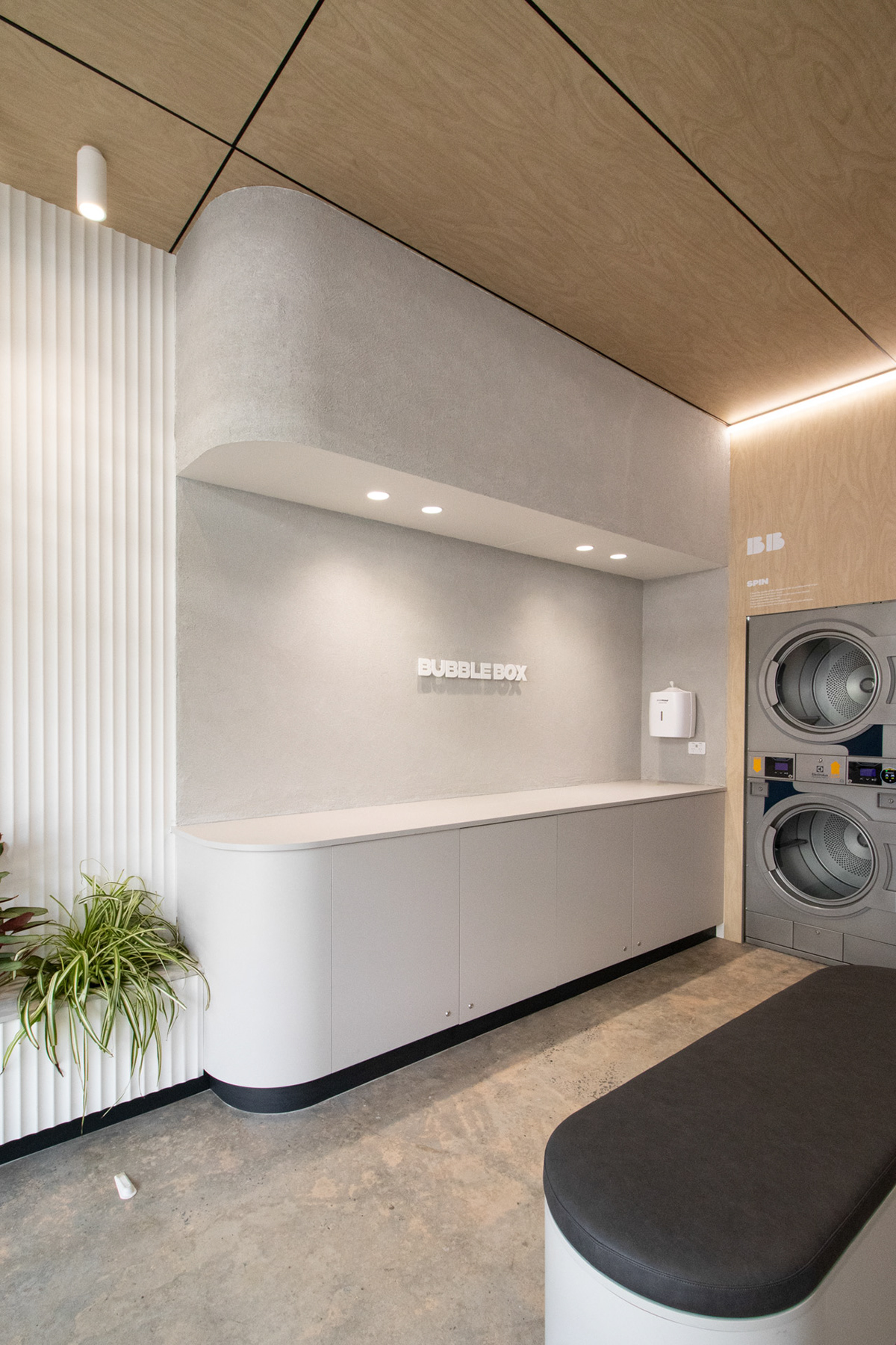 Daniel Malik | Design Portfolio - BUBBLE BOX 02