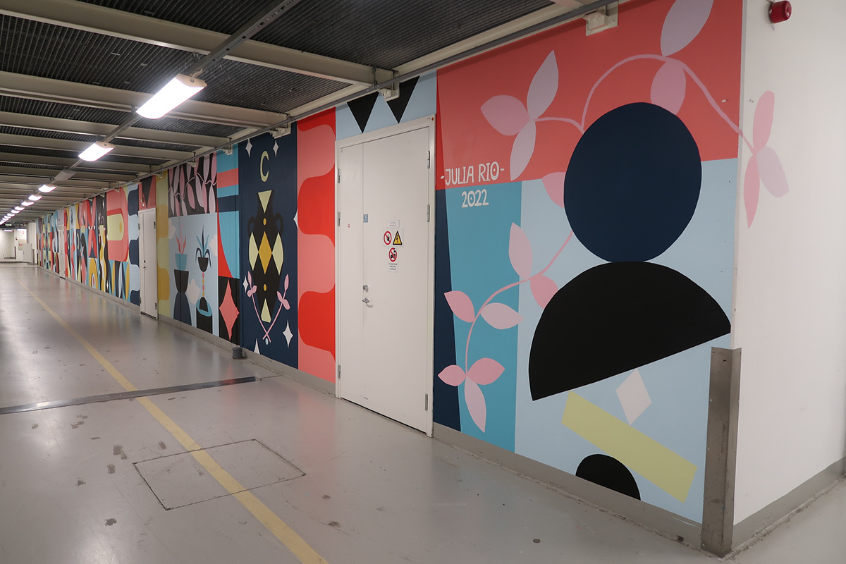 Julia Riordan - The Happiness Hallway