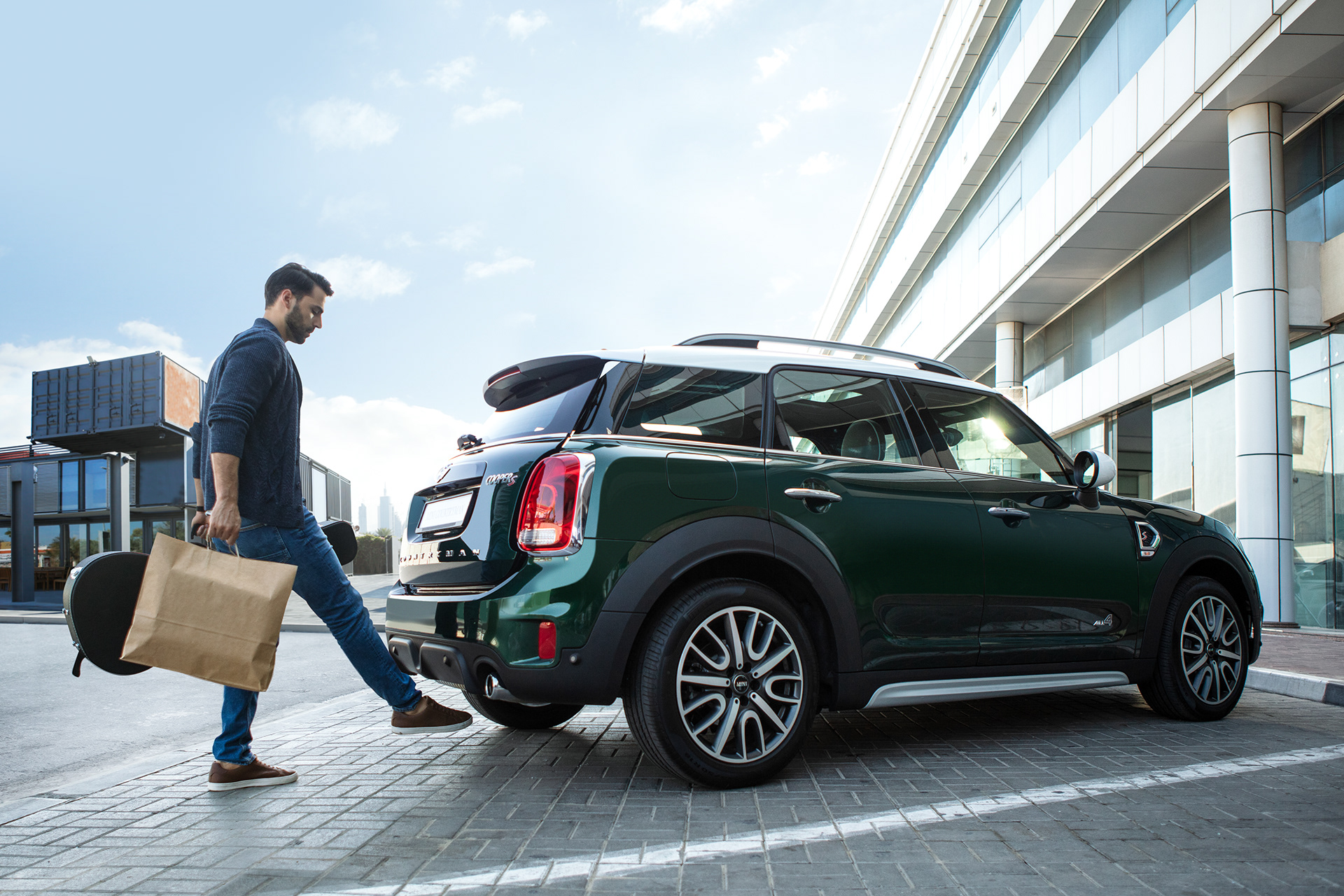 Amin Zeitouni - MINI COUNTRYMAN PACK MORE IN