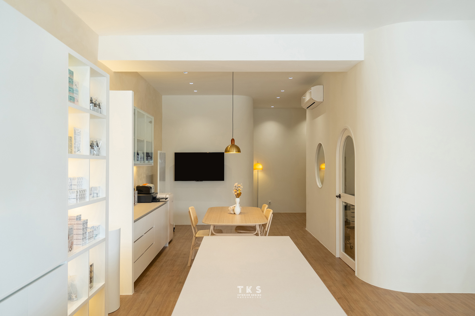 TKS Interior Design - PARAMED SKIN PLUS @ C180 | WABI-SABI x MINIMALISTE