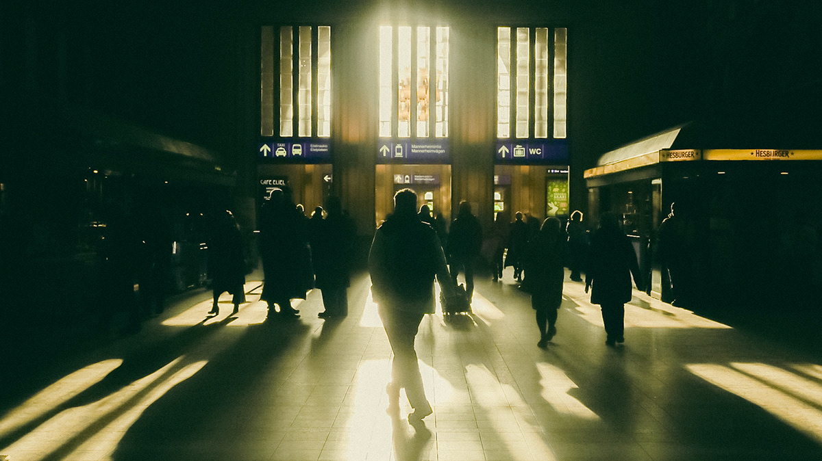 Tommi Viitala Street Photography - HUNTING SHADOWS