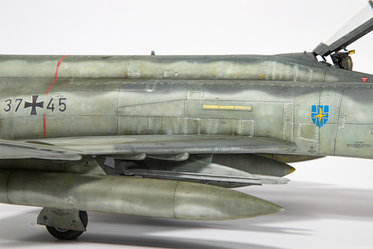JR miniatures - F4F Phantom 1/32 Revell