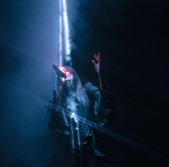 Halsey Hair Timeline - April