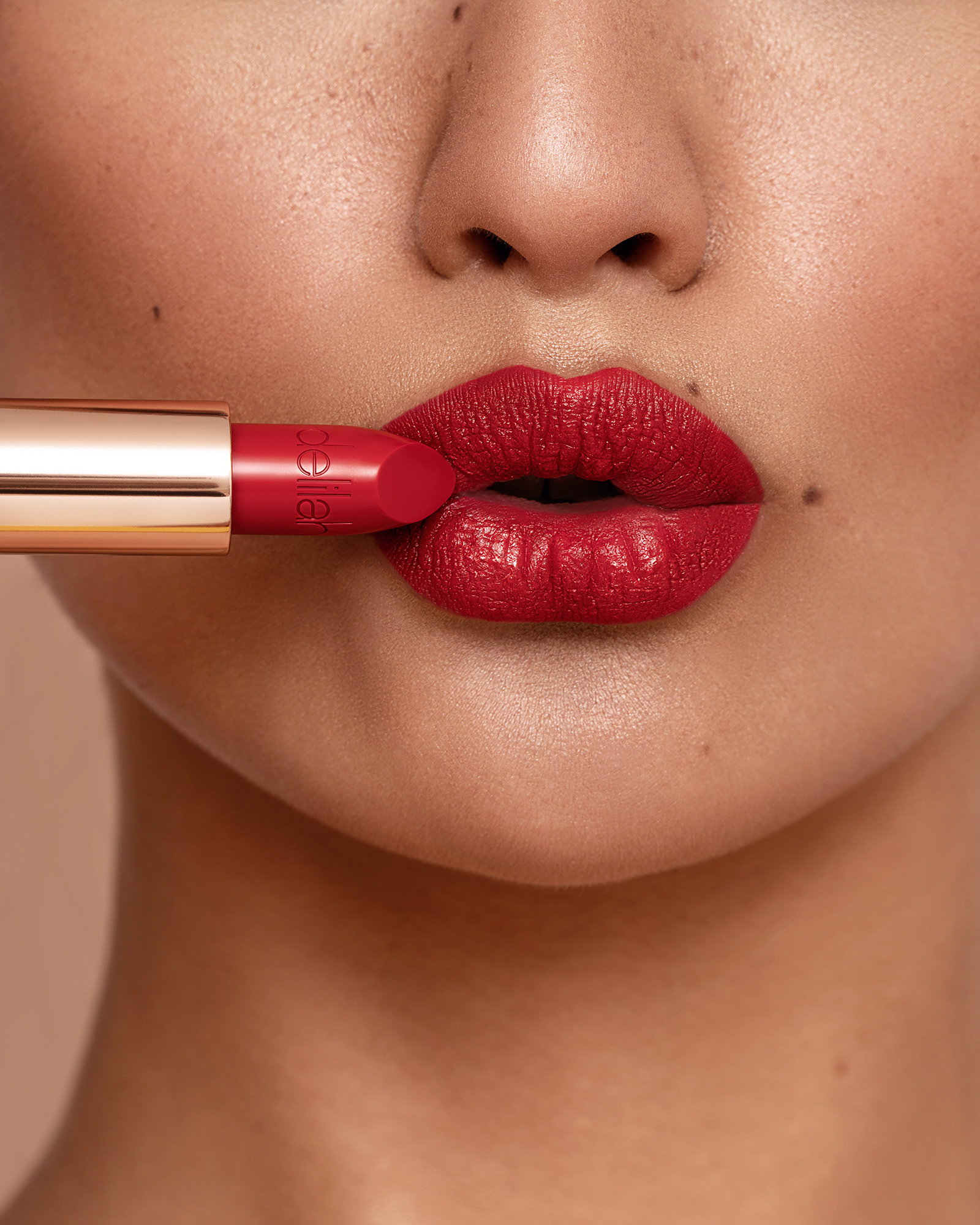 High End Retoucher Elena Fratea