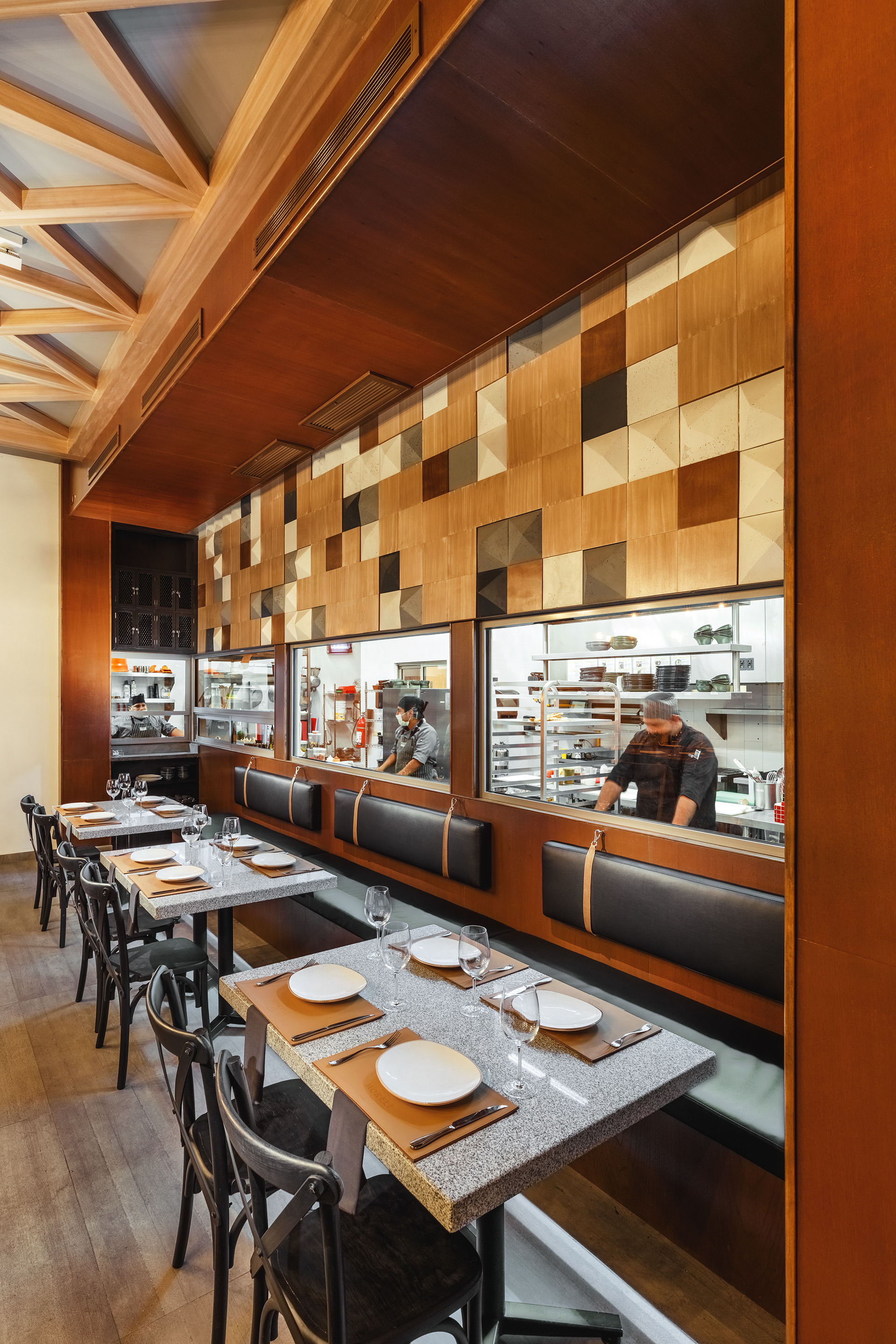 Tamen Arq - RESTAURANTE BAR M