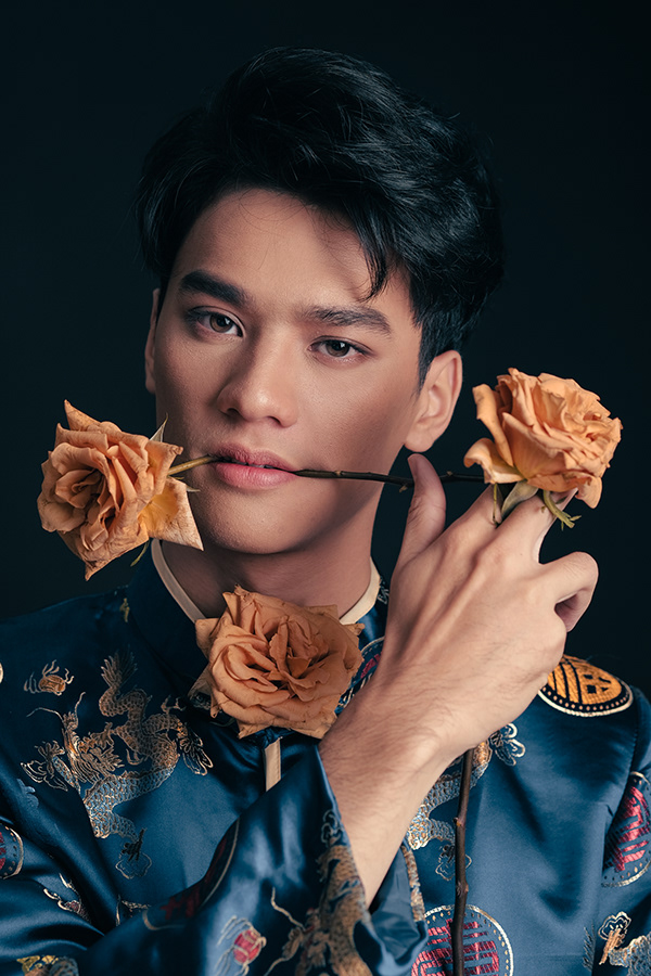 David Ryo - Men with flower (Chinese Theme)