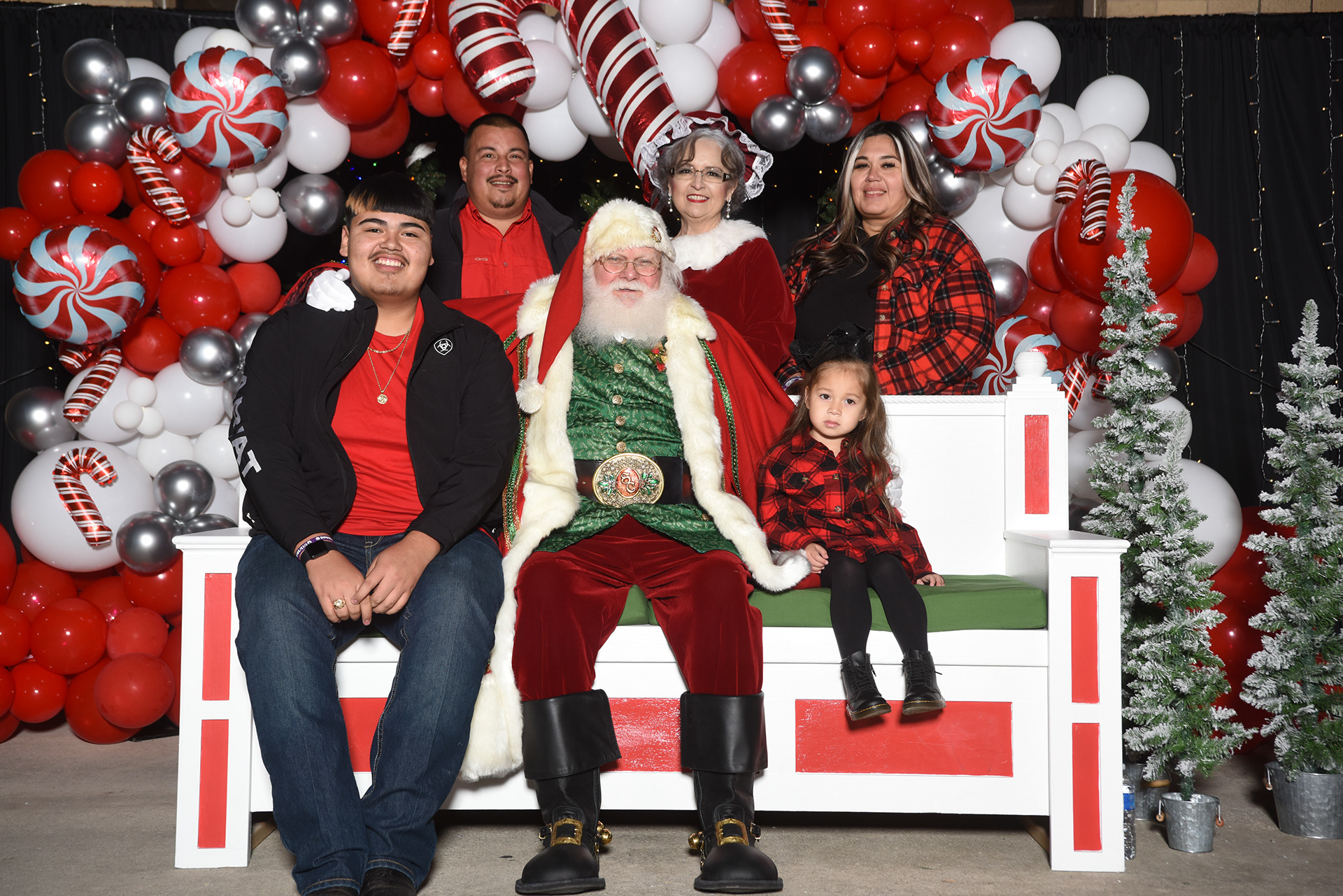 SWTJC Photo Gallery - Santa Photos - 2023