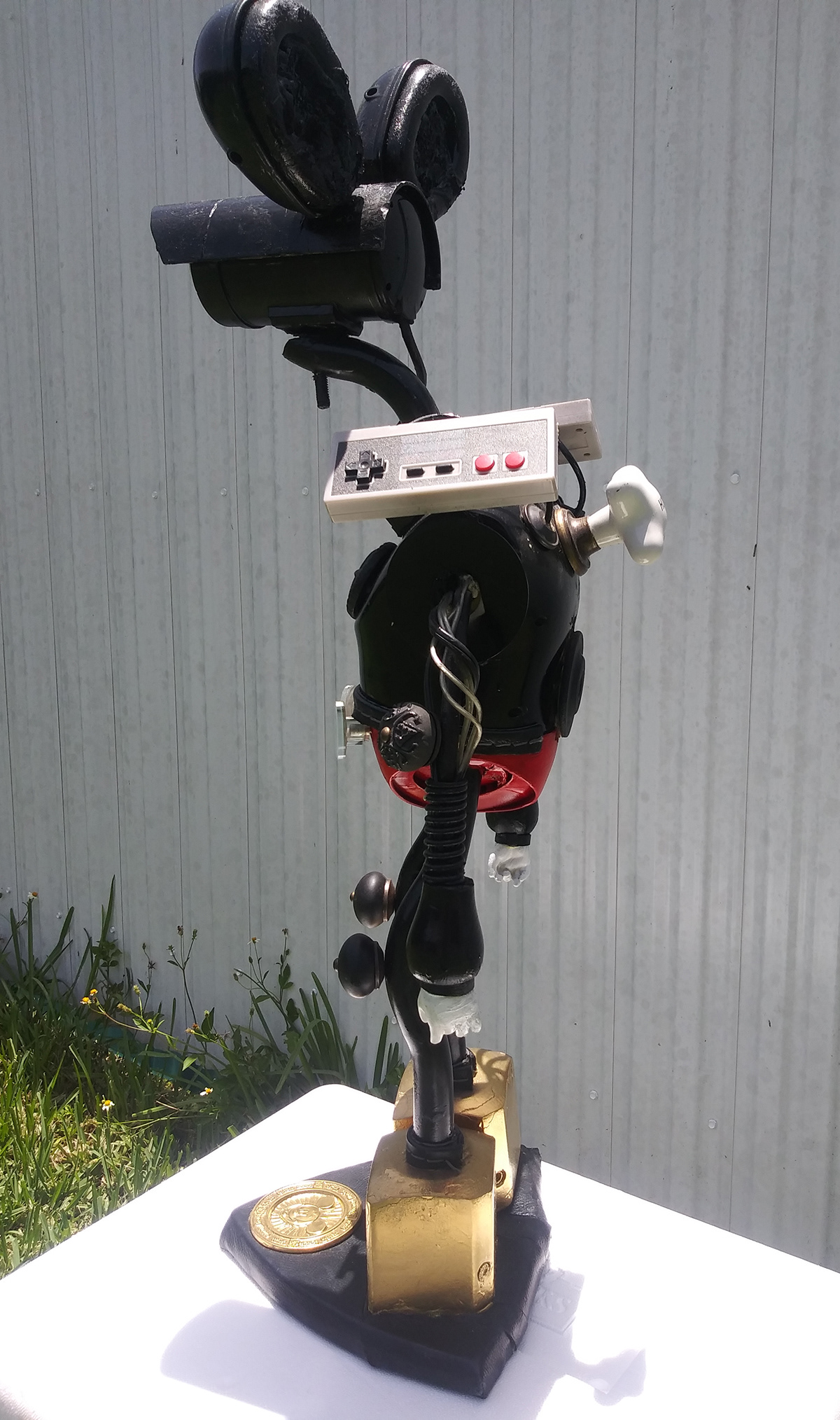 luis acevedo - Sculptures by Jorge Roldan