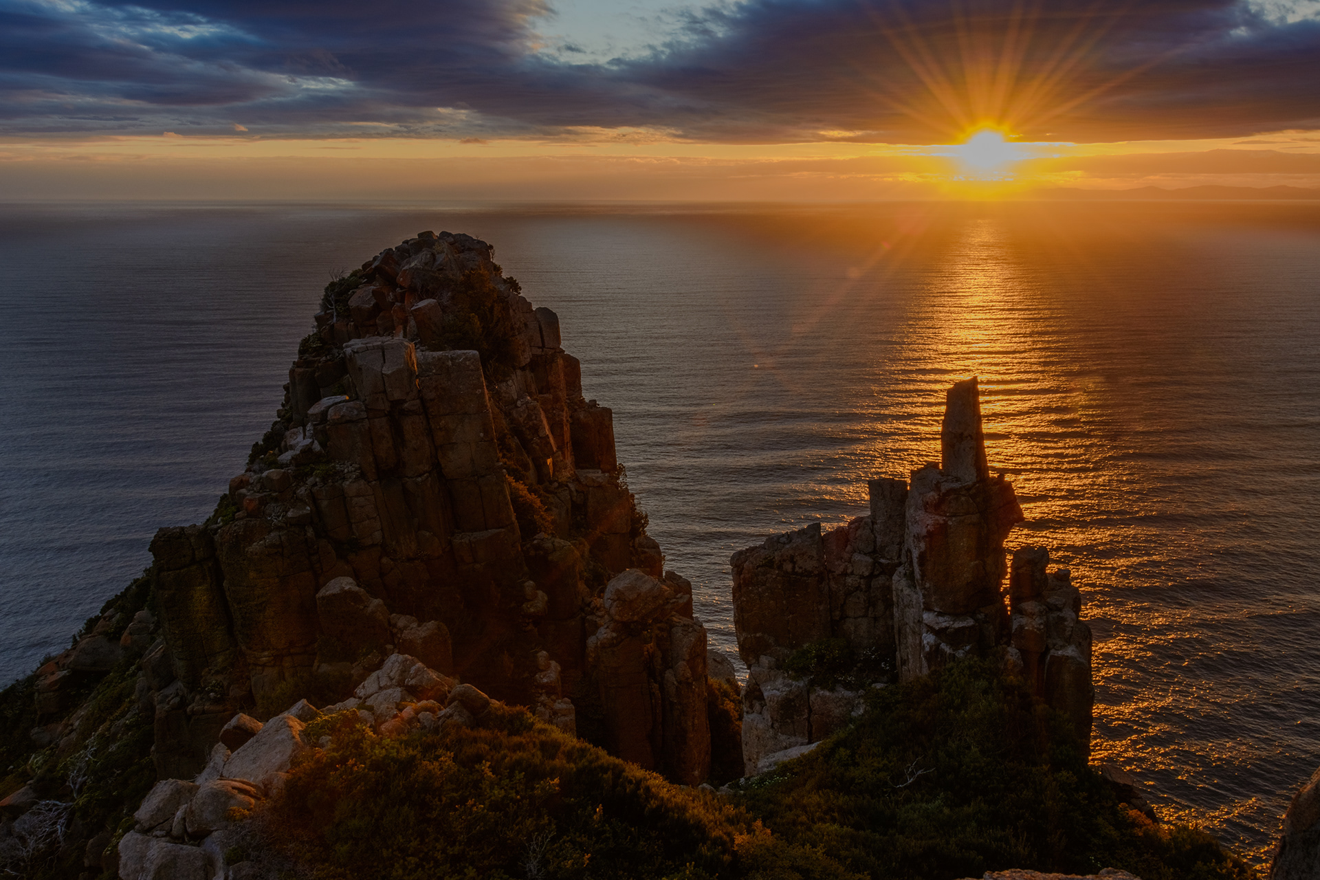 Richard Romaszko Photography - Sea Cliffs and Dolerite Towers