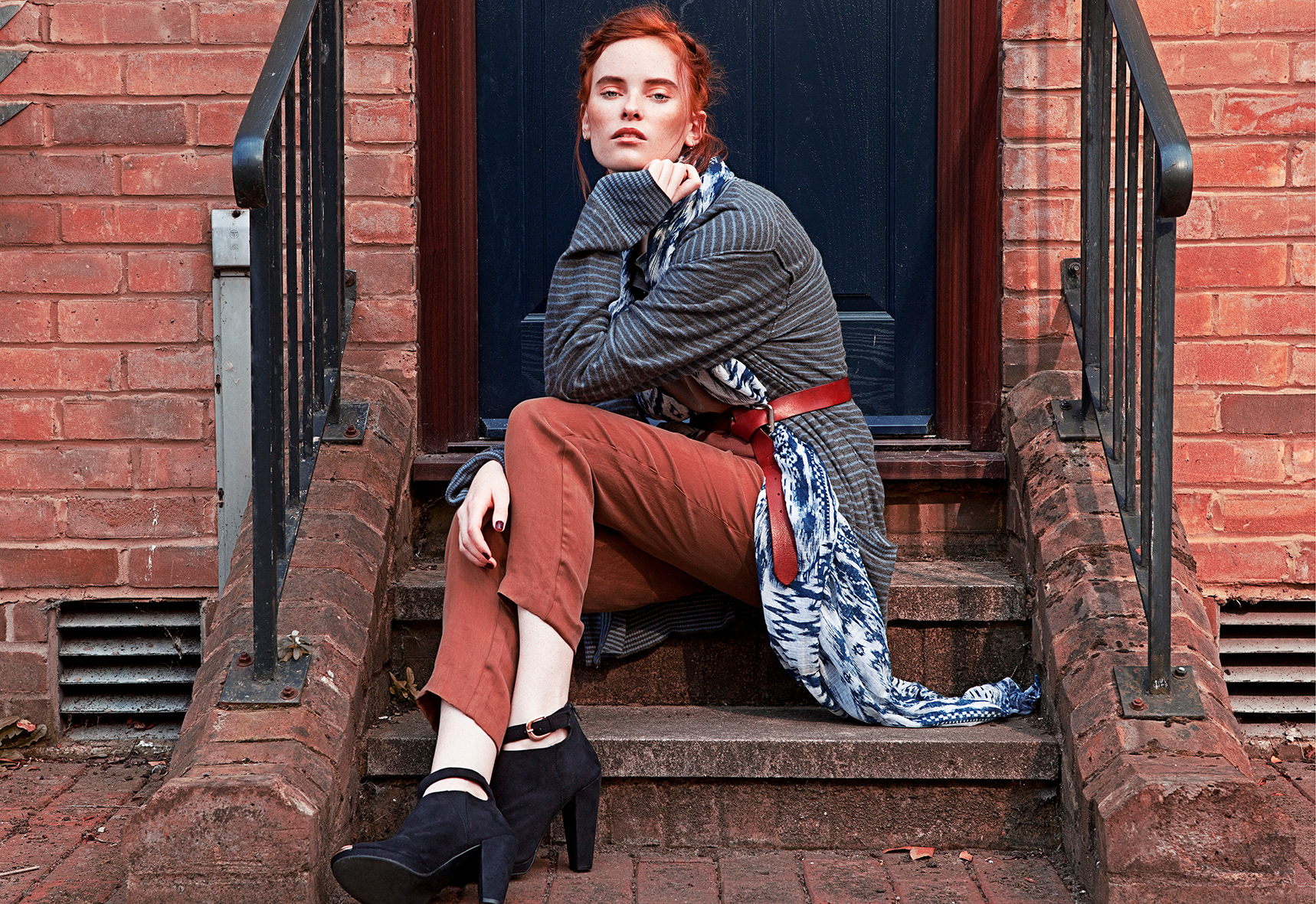 Esther Delgado Photography - Red All About It! for Bisous Magazine