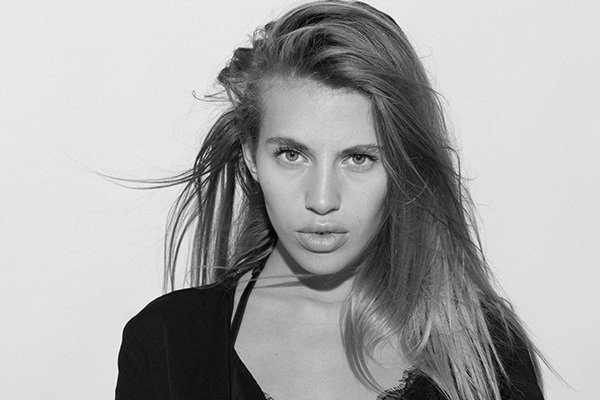 Mika Pollet - Photographe Professionnel & Studio Photo - Studio Book ...