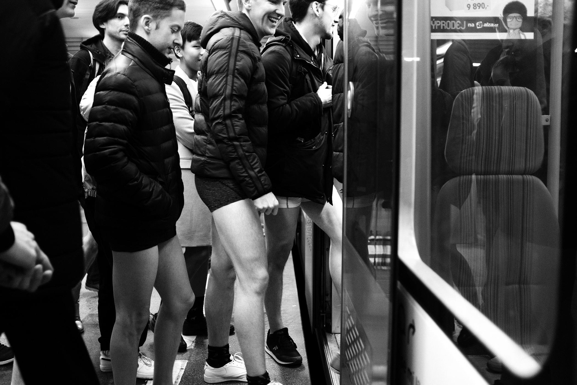 Jakub Joachim Photographer Fotograf No Pants Subway Ride