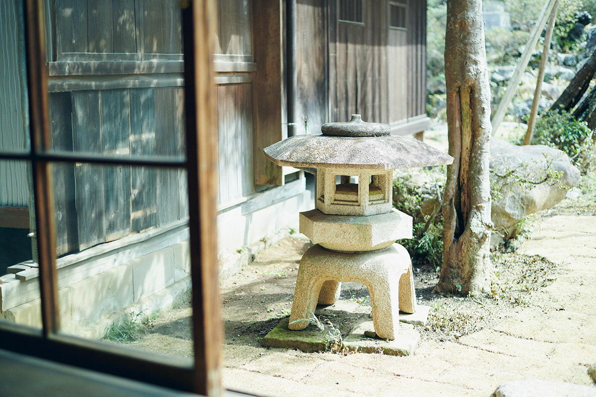 tegusu - kinoene-omoya