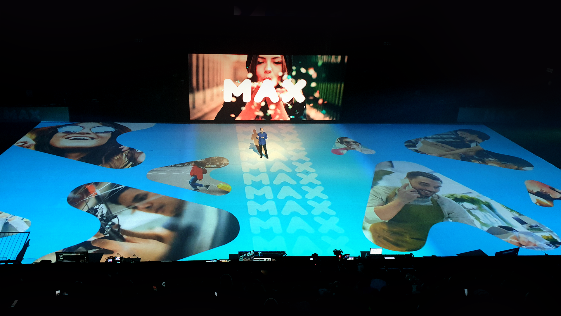 Dusa Design Studio - Leumi Card MAX 2019