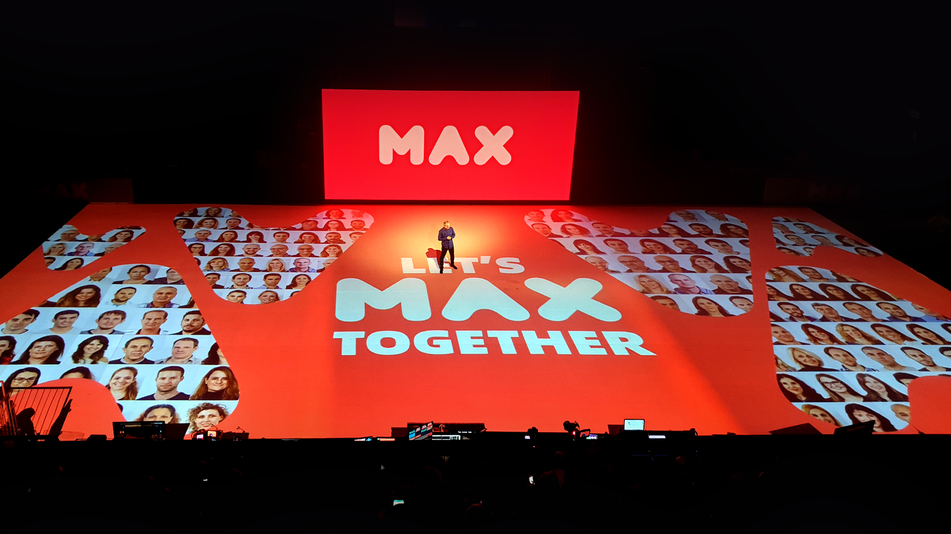 Dusa Design Studio - Leumi Card MAX 2019