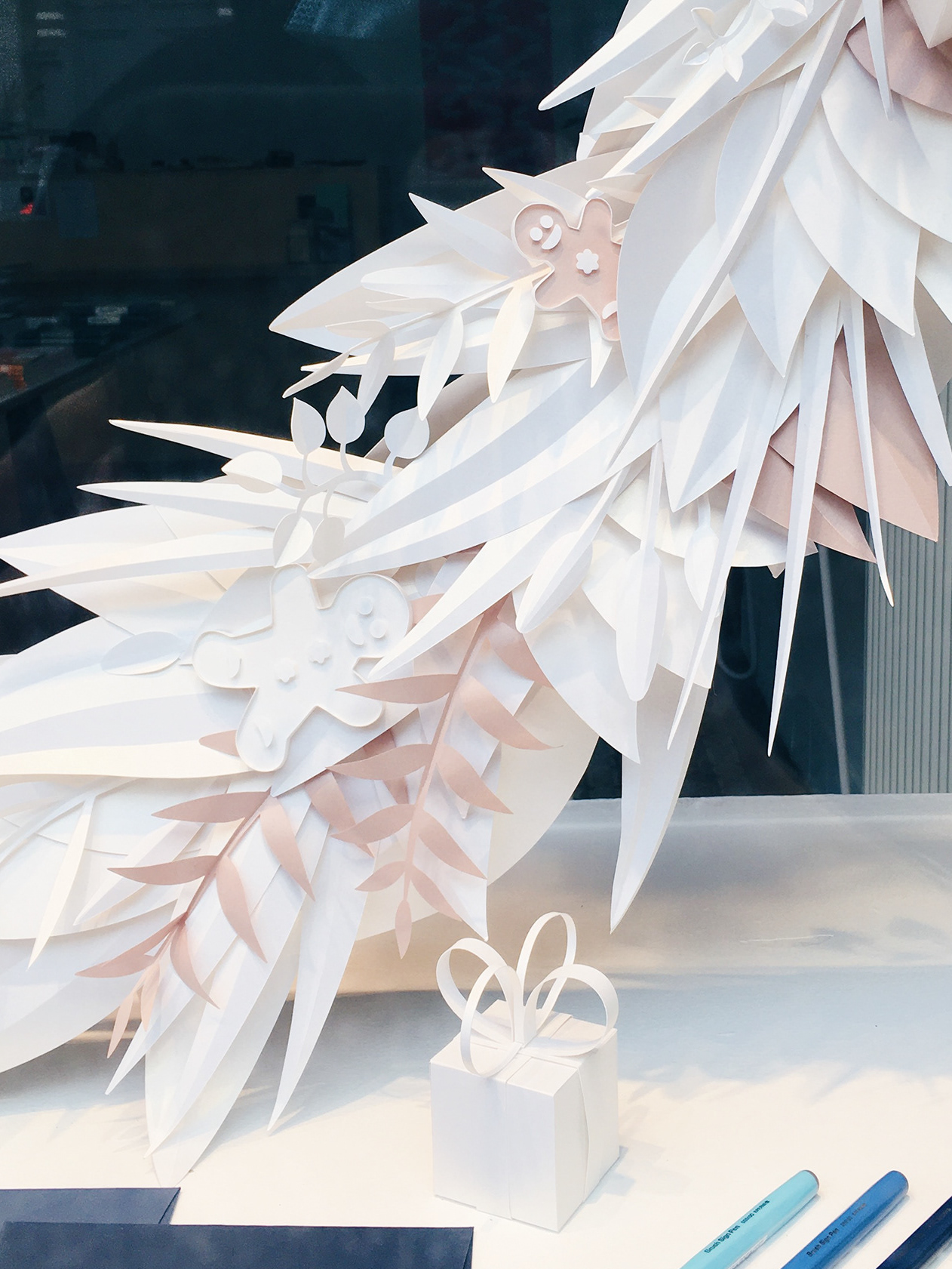 Margaux Baert - Paper artist & craft designer