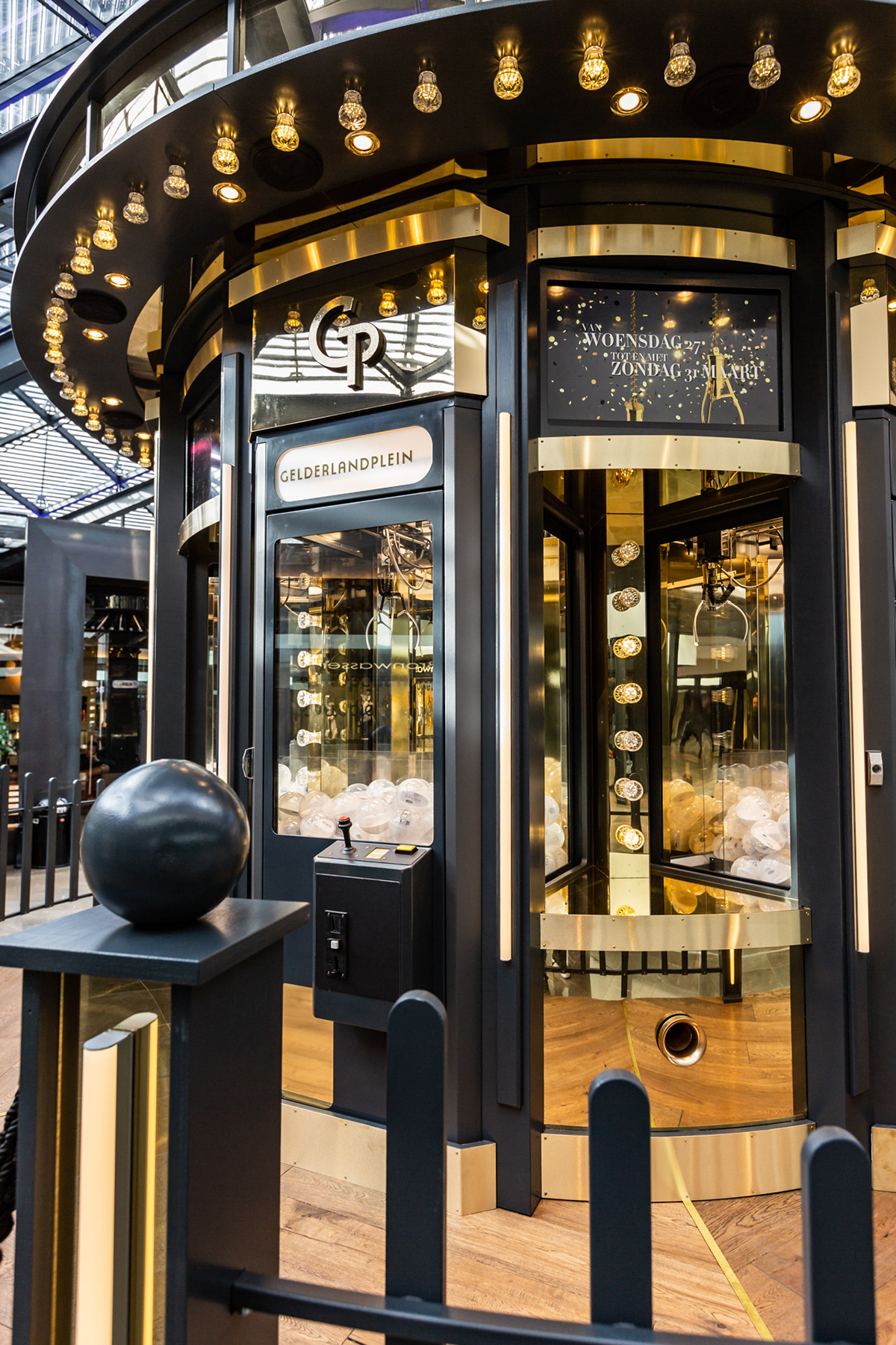 BigVis | Stagedesign - Design - Gold Grabber