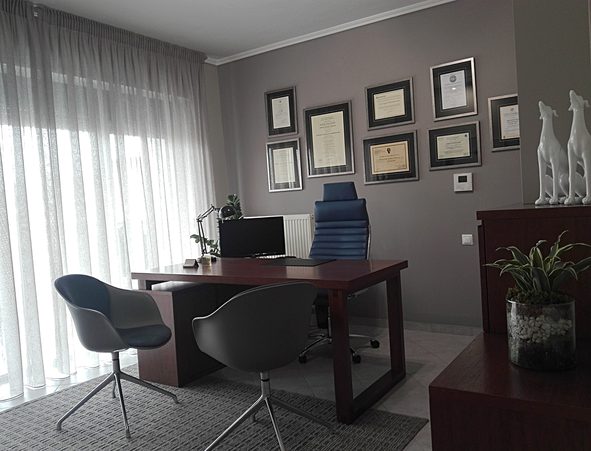 Square Design Interiors - SURGEON'S & VASCULAR SURGEON'S PRIVATE PRACTICE