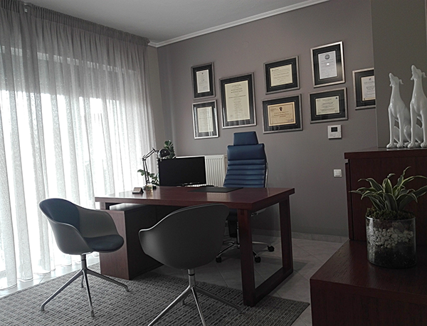 Square Design Interiors - SURGEON'S & VASCULAR SURGEON'S PRIVATE PRACTICE