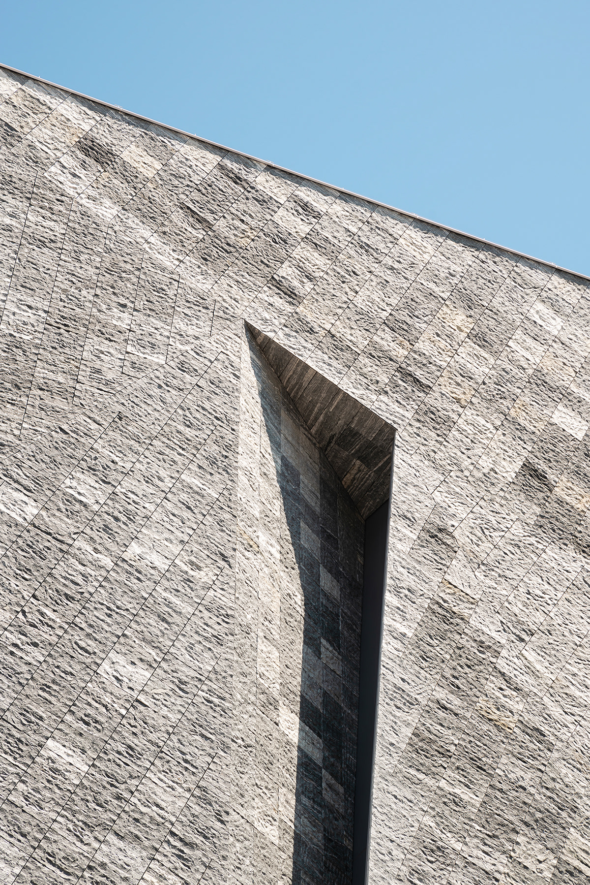 Andres Gallardo - KADOKAWA MUSASHINO MUSEUM // By Kengo Kuma & associates