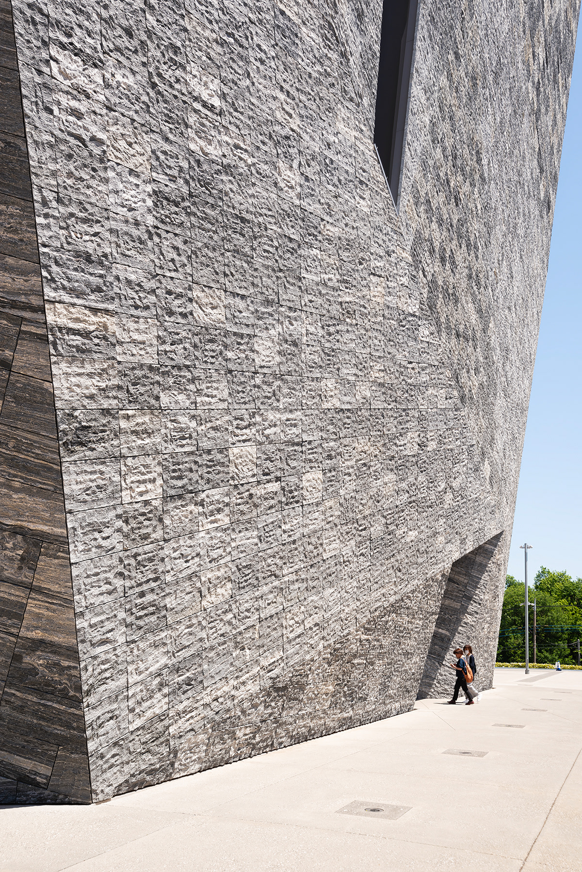 Andres Gallardo - KADOKAWA MUSASHINO MUSEUM // By Kengo Kuma & associates