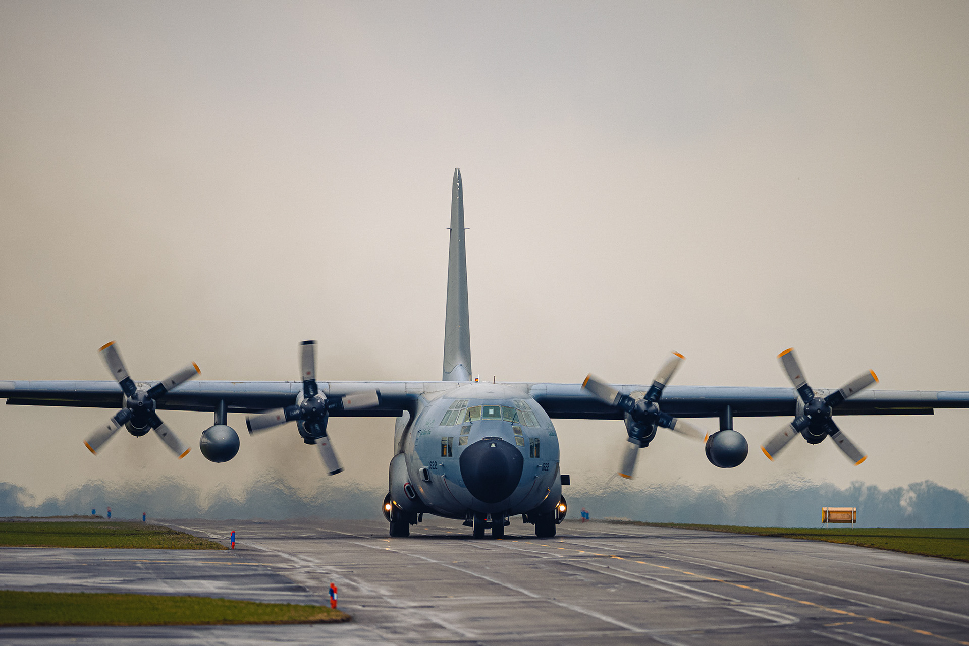 Paul Hanley Photos - Aviation